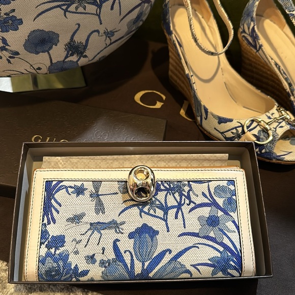 Gucci | Bags | Vintage Gucci Flora Wave Horsebit Wallet Blue | Poshmark